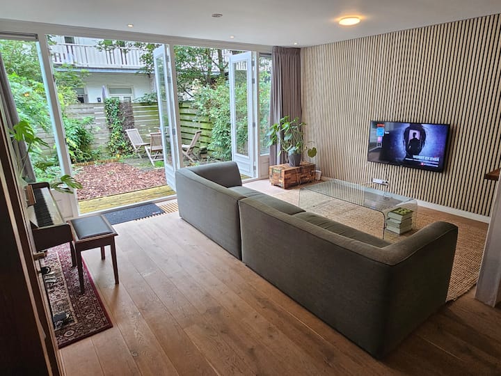 Modern Home In Amsterdam East - Amsterdam