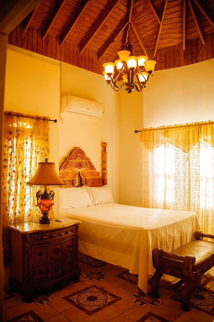 Jc's Villa - Modern Getaway In The City 5 - Montego Bay