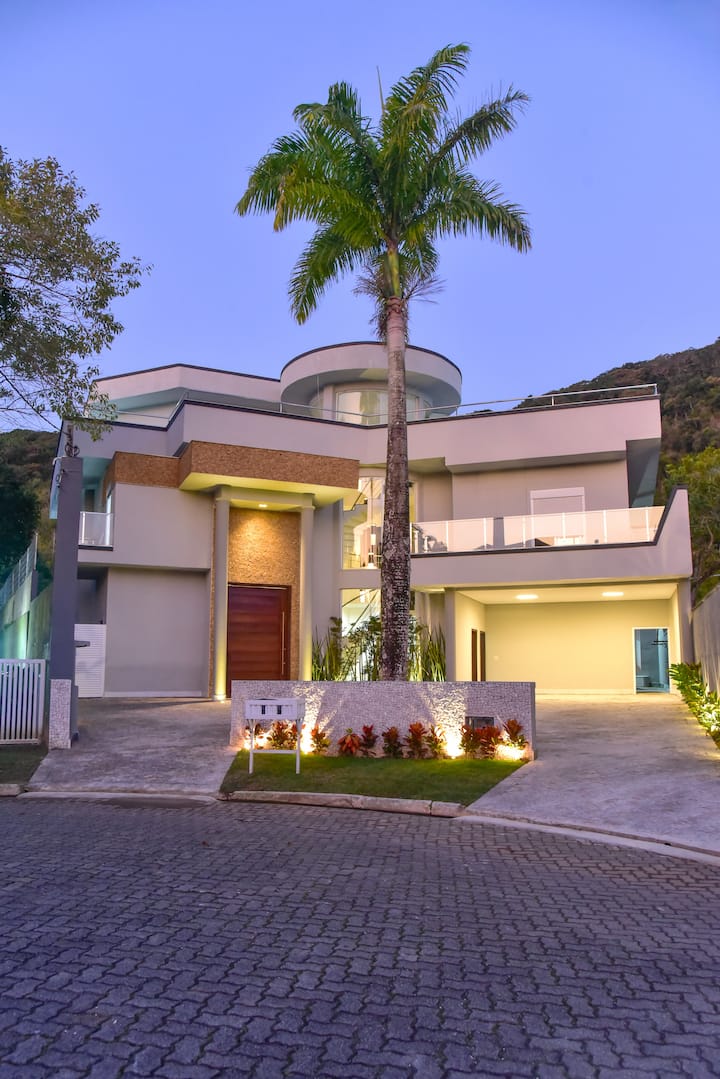 Mansão Praia De Pernambuco Cond Fechado Guaruja - Brazil