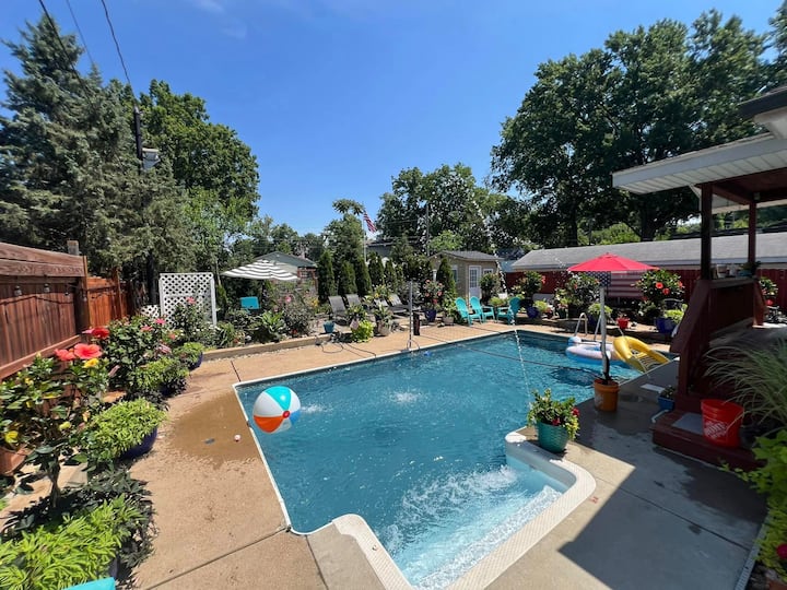 Spacious Home - Central Location - Amenity Packed - 聖路易斯