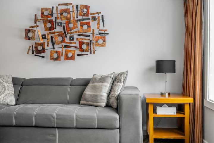 Cozy | Hot Tub | First Floor | Free Park | Firepit - キャンモア