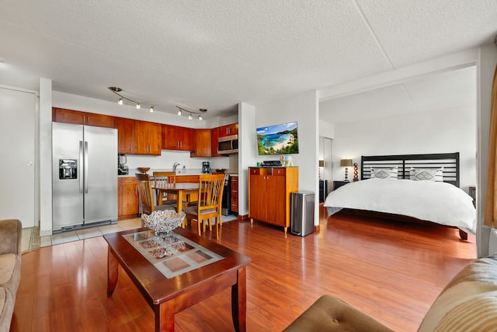 Parking Included At The Napali Gateway To Waikiki - O‘ahu, HI