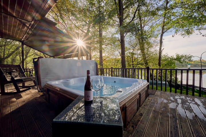 Heron 5* Lodge(6)nr Lakes,hottub & Optional Sauna - Scotland
