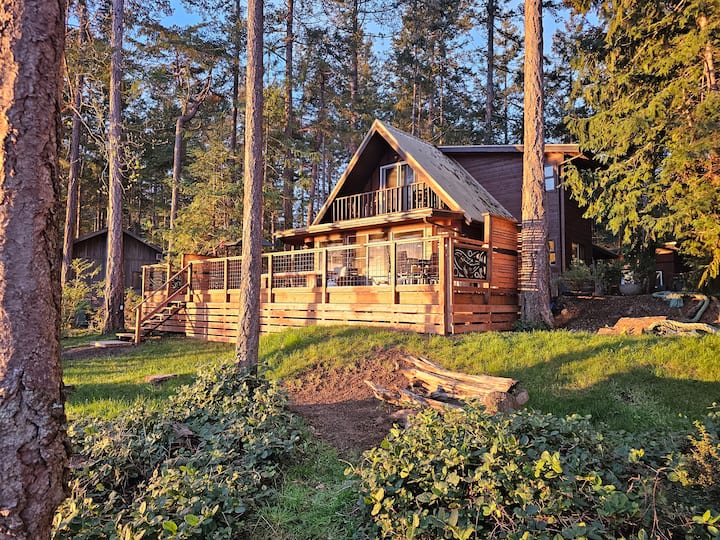 Hornby Island  Beach Front Cottage - Hornby Island