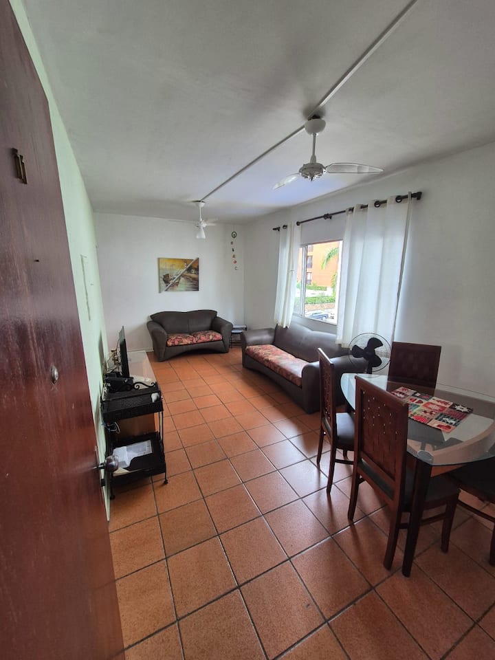 Ap Grande Com 3 Quartos E 2 Banheiros - Guarujá