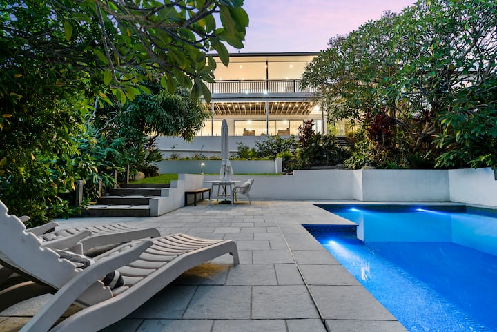 The Secret Garden Bungalow - Coolangatta