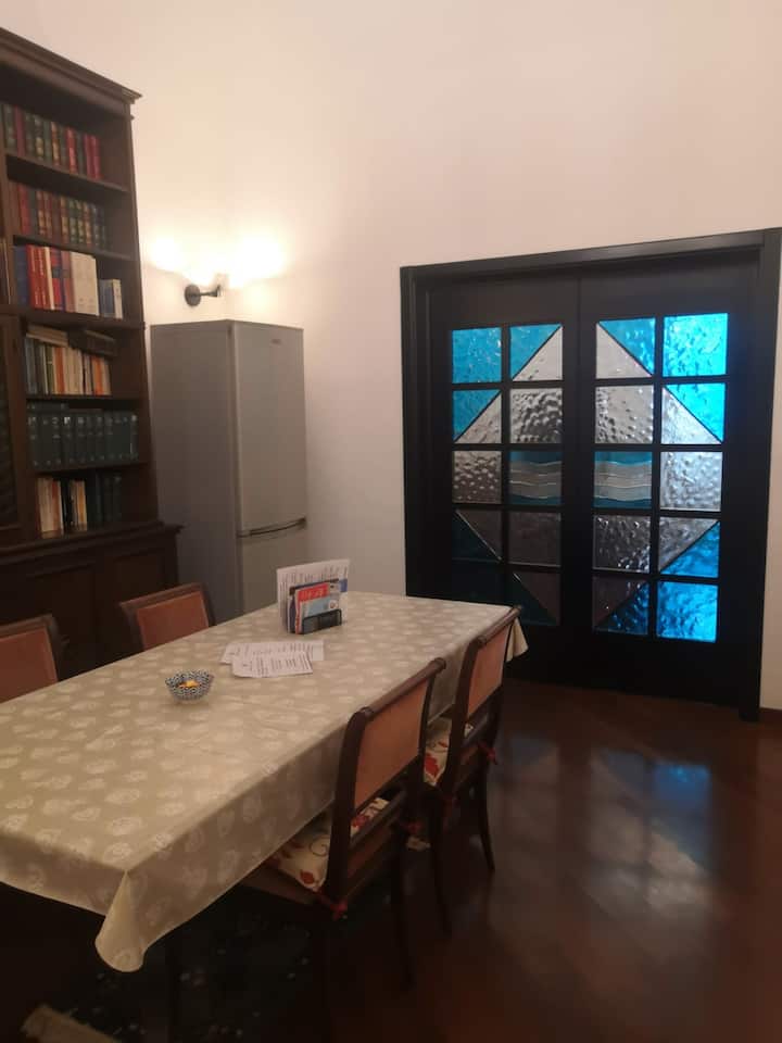 Casa Lucia, Pieno Centro In Stabile D'epoca. - Bari