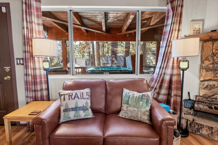 Big Bear Pet Friendly Cabin With Bbq On Deck - Big Bear Lake, CA