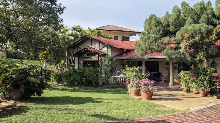 Family Cottage, Pet Friendly & Near Beach - 波德申