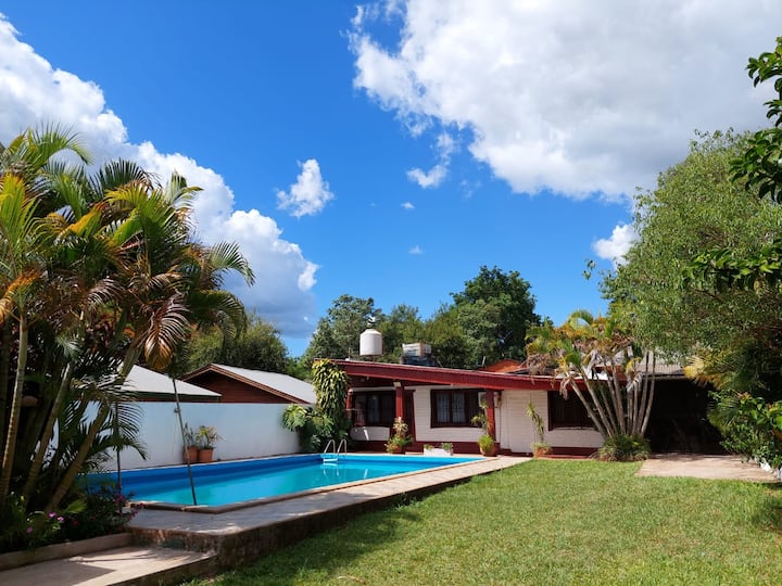 Casa Por Día Con Piscina - Puerto Iguazu, Misiones - Puerto Iguazú