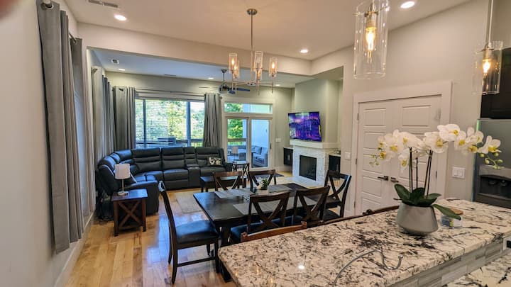 North Chattanooga Townhome Near Downtown & River - Chattanooga, TN