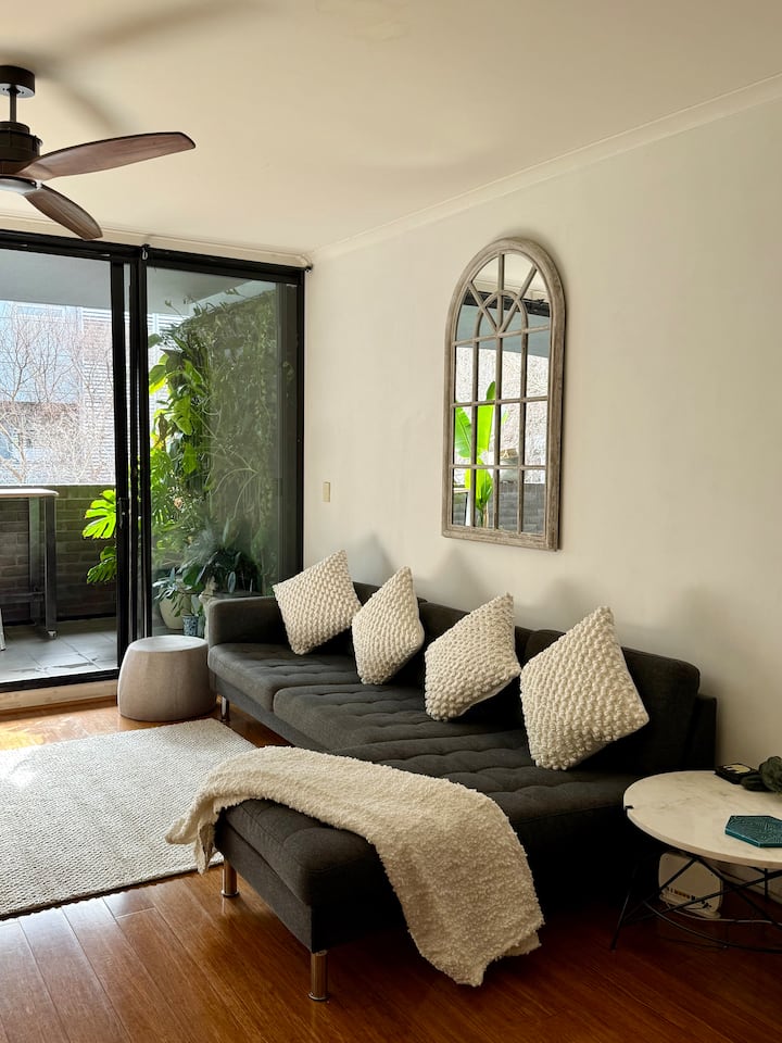 Inner City Large Luxury - 3 Bedroom & Parking - Rosebery