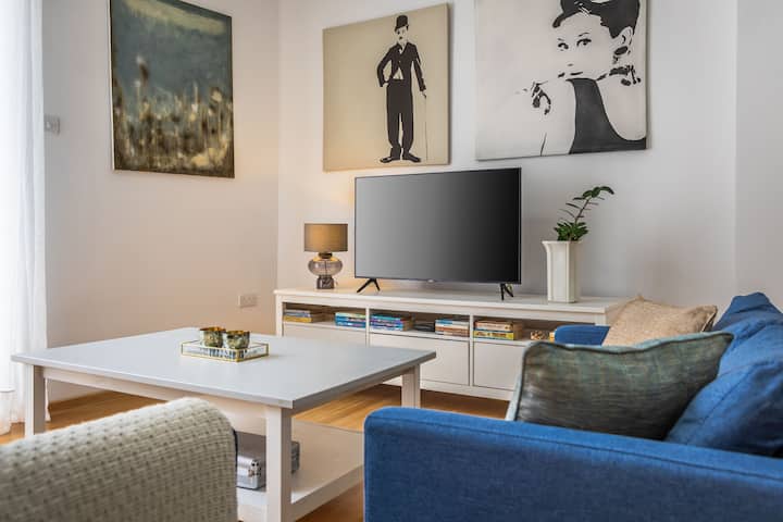 Sliema Luxury Charm | Sea Side | Pool Table - Malta