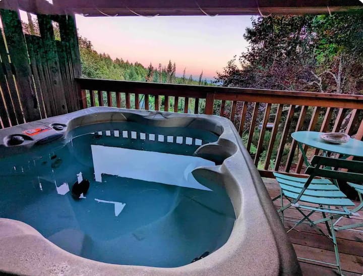 Redwood Hot Tub Retreat Nestled In The Forest - Gualala, CA