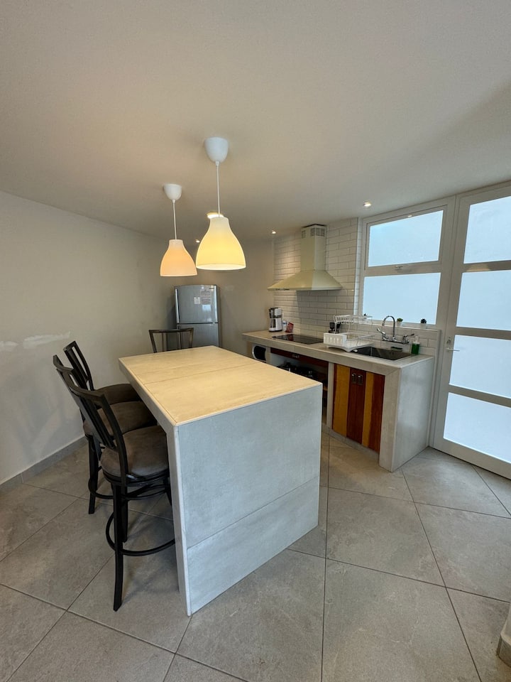 Casa De Dos Pisos Para Cuatro Personas - Pachuca