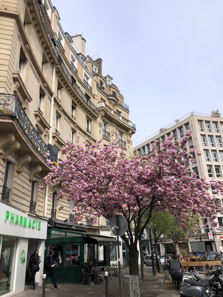 Chambre De Bonne Près De L'arc De Triomphe - Paris