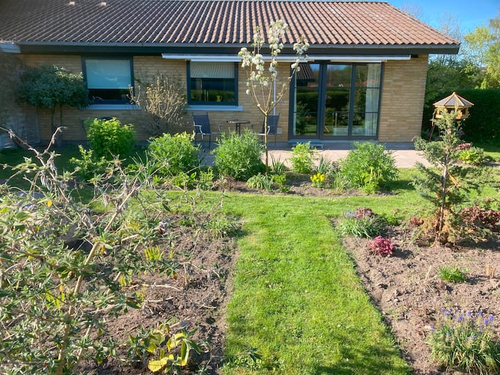 Enderækkehus Nær Letbanen. - Odense