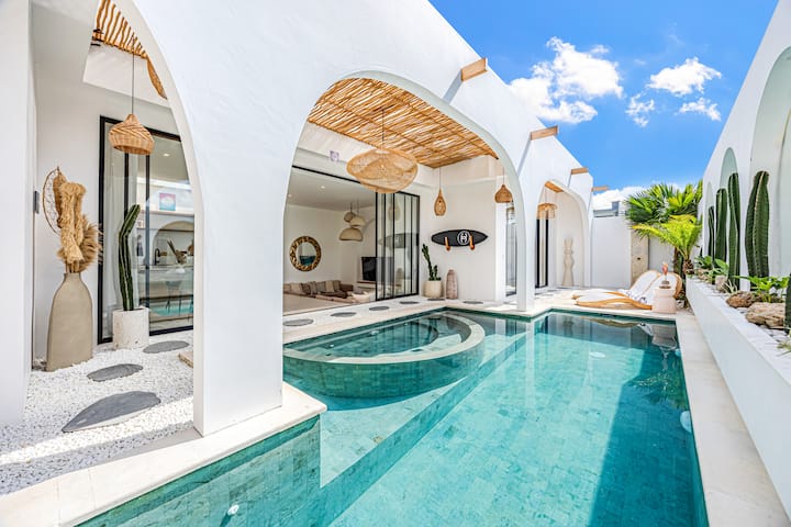 Brand-new 2 Br Luxury Villa In Canggu - Australia