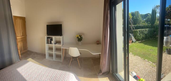Suite Parentale Au Pied Des Alpilles. - Saint-Rémy-de-Provence