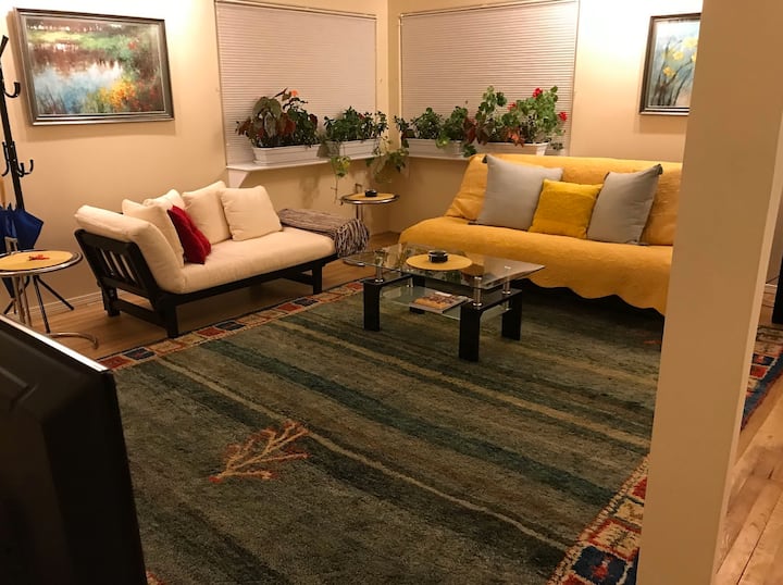 Red Awning House Unit A (1 Bedroom) - Santa Fe, NM