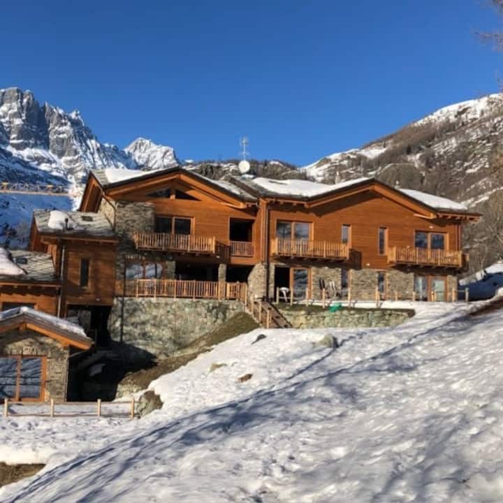 Ski/wandel In En Uit Met Tuin En Prachtig Uitzicht - Valtournenche
