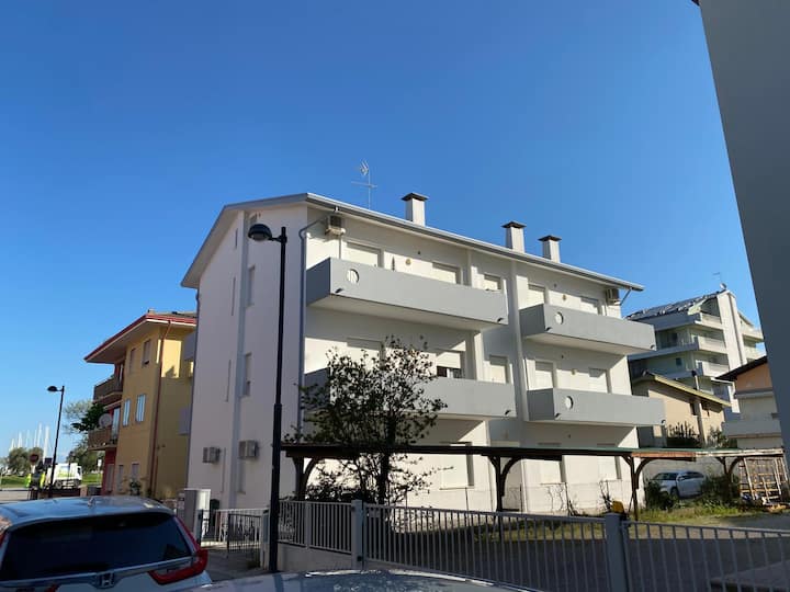 Spazioso Trilocale Vicino Alla Spiaggia Di Ponente - Eraclea Mare