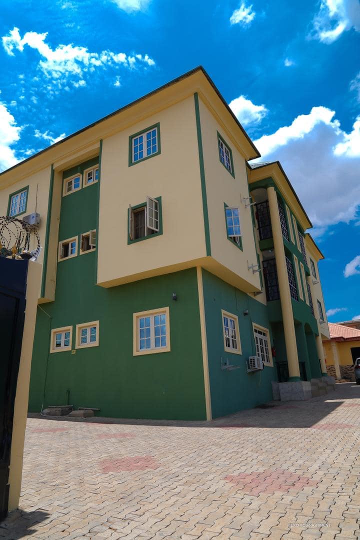 Exotic 2 Bedroom Apartment 4 - Lagos