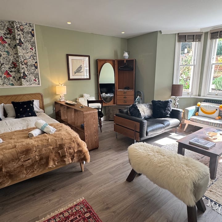 The Rabbit Hole | Lovely, Spacious Studio Flat - Londres