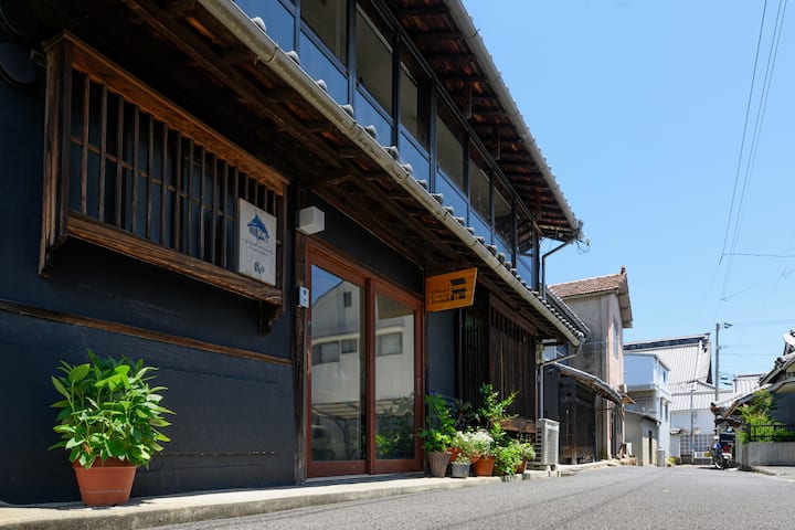 瀬戸内のまち宇多津、路地裏の「小さな町家」での滞在 - Sakaide
