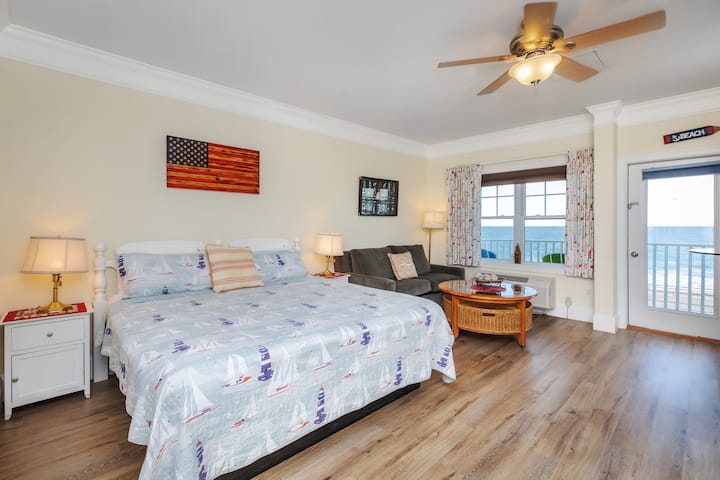 Atlantic Breeze Suites - Oceanfront King Studio - Hampton