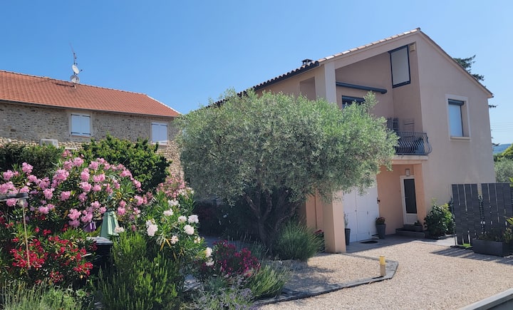 Au Temps Présent - Entre Luberon Et Verdon - Oraison