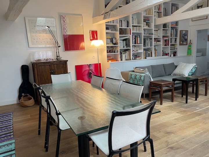 Un Nid à Paris Dans Le Quartier Japonais - Paris