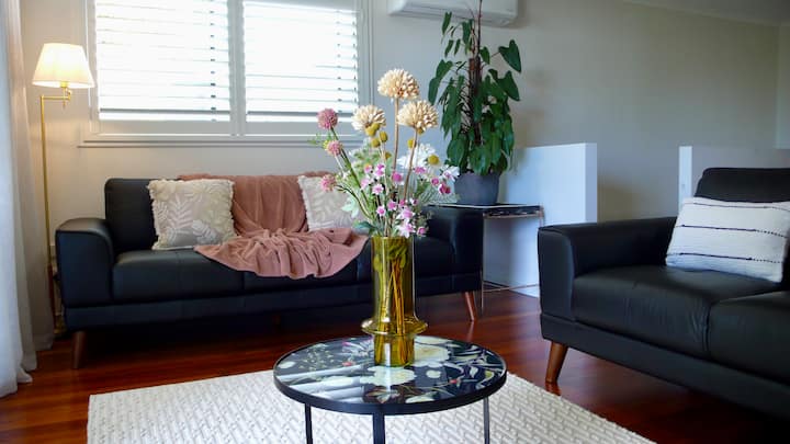 Alba Bella
Our Beautiful Abode
Noosa Sunrise Beach - Noosa Shire