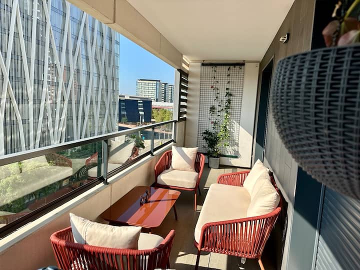 Modern 2 Br Beachfront Apartment With Sea View - Badalona