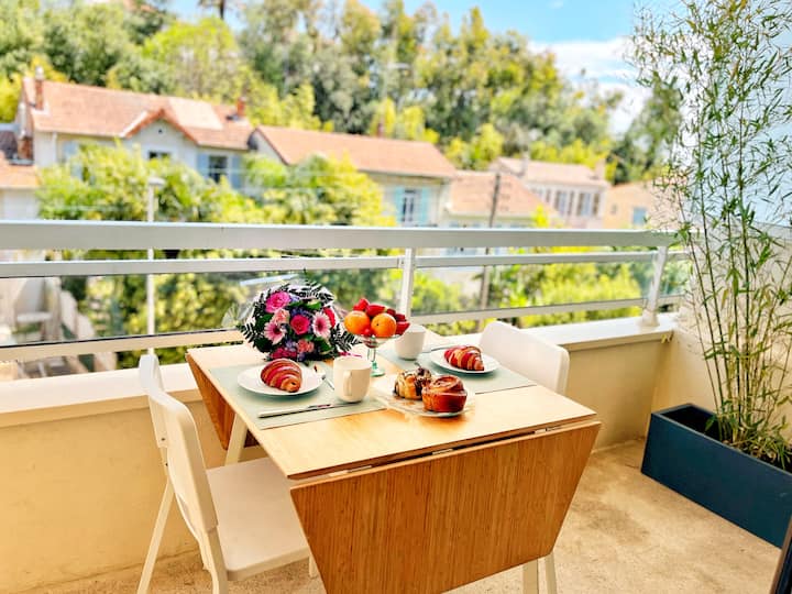 Cannes Breeze: Cosy Flat, Walk To Beach & Palais - Cannes