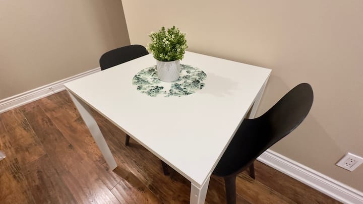 A Private Suite-spacious-cozy-central Miss - Mississauga
