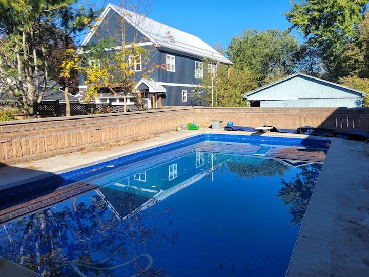 4br Riverfront Retreat With Private Pool And Yard - St. Thomas