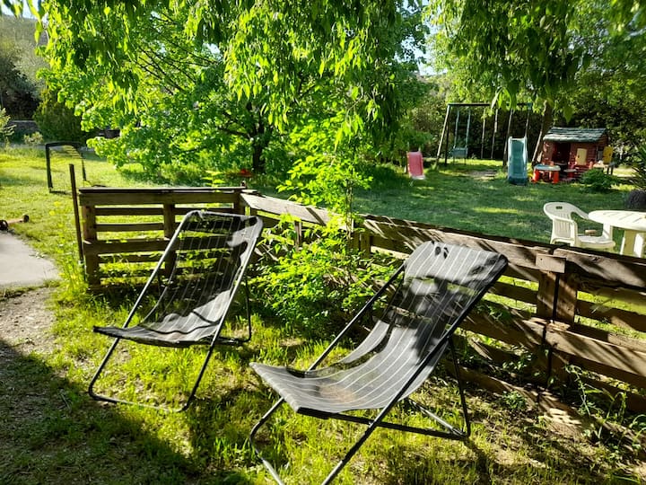 Joli Duplex Au Pied Des Crêtes De La Taillade - Claret