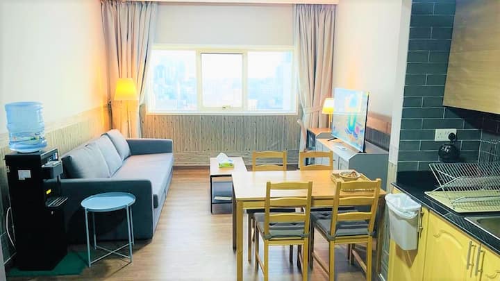 Jovial 1-bedroom Apt.  Beach & Sea View - Charjah