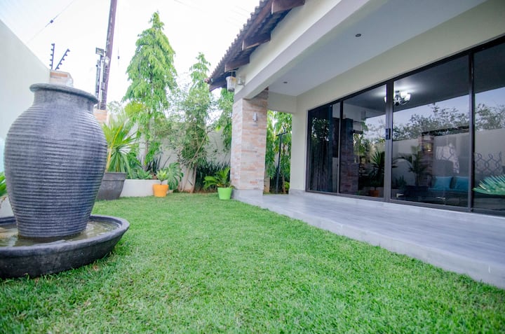 Pumulani Villa 3. 3 Bed + Private Garden Solar Ups - 루사카