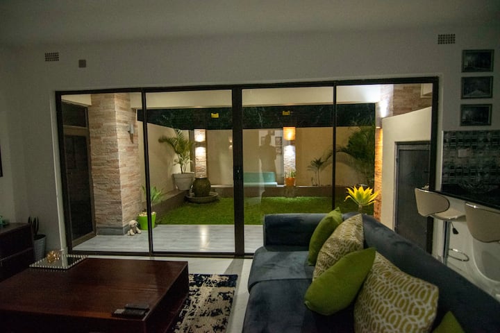 Pumulani Villa 3. 3 Bed + Private Garden Solar Ups - Lusaka