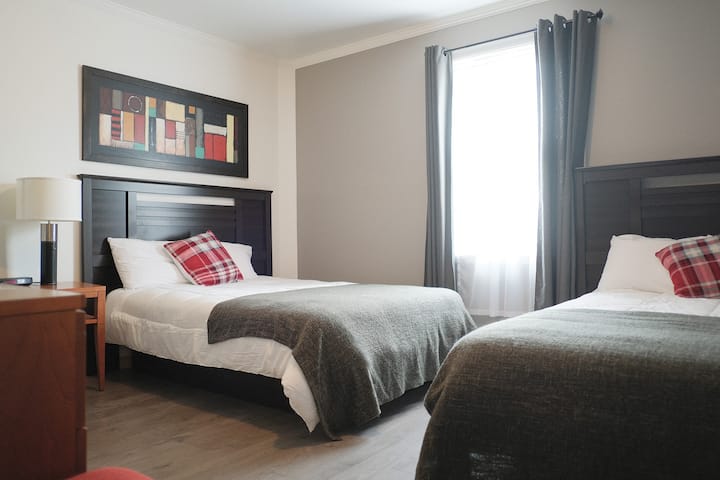 Auberge Du Sportif - Chambre Double Standard / 1 Lit Double - Charlevoix