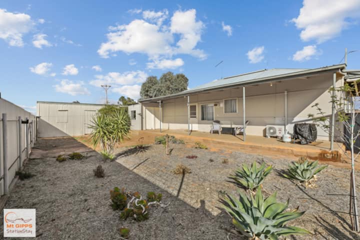 Rasp’s Bush Retreat - Broken Hill