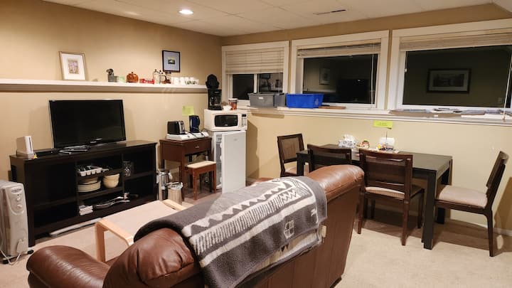 Quiet Spacious Suite In Raven - Salmon Arm