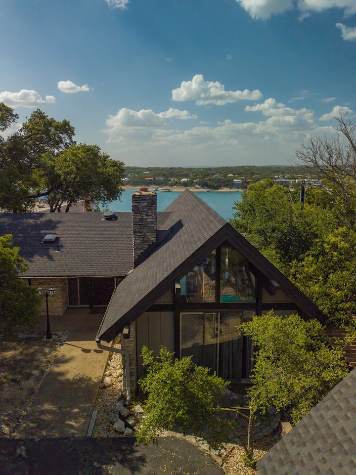 The Cove Is A Relaxing Home With A Beautiful View - Lakeway, TX