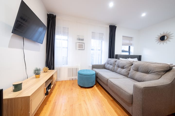 Beautiful Sunlit Studio On Upper East Side, Nyc - Astoria - Queens NY