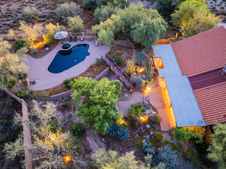 Luxury 2 Bed/2.5 Bath- Private Pool + Home Office! - Carefree, AZ