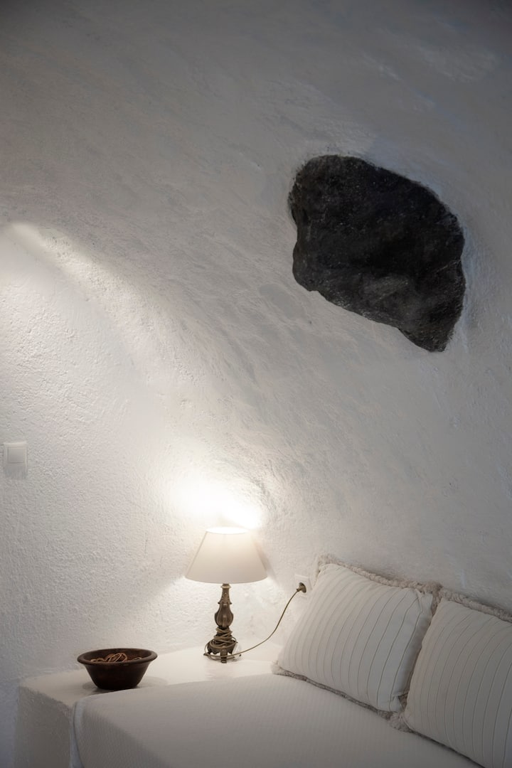 Superior Cave Suite | Hot Tub Sea View & Breakfast - Oia