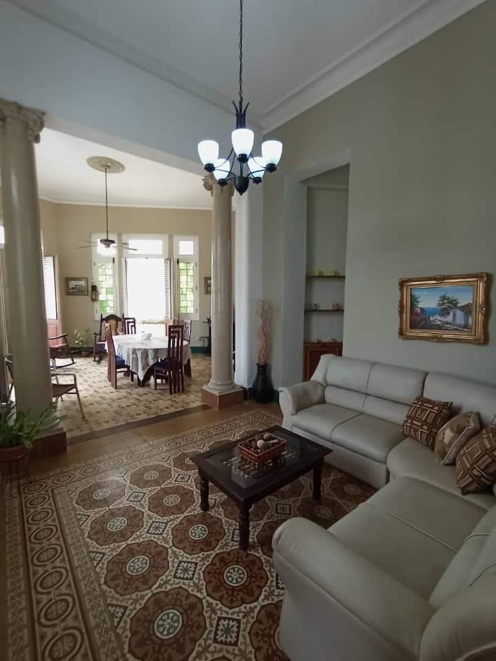 Casa Bada 53 - Private Apartment - Havana
