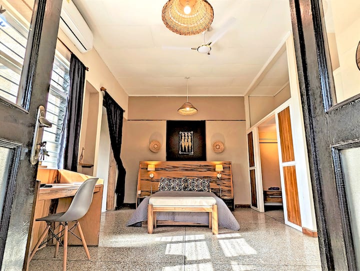 Home With Private Garden, Great Location! - Ghana